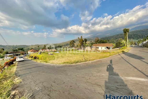 Tanah pemandangan gunung lawu di Segoro Gunung Kemuning Karanganyar ...