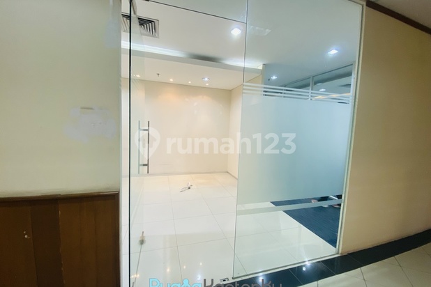 Ruang Kantor 135 Sqm Partisi di Cibis Eight Tb Simatupang Jakarta ...