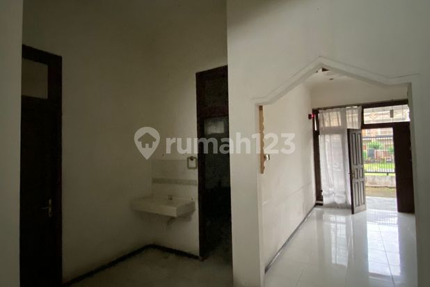 Rumah Sewa Poros Boulevard Jalan Kembar PBI Araya, 50 Meter Plaza Araya ...