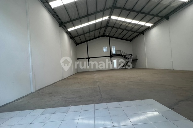 Gudang Berikut Ruko di Kawasan Pergudangan Laksana Pakuhaji - oleh Anie Tan