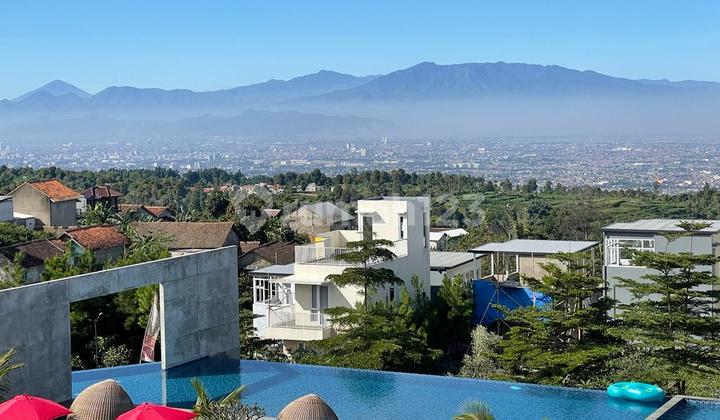 Rumah dengan Kolam Renang Dijual di Parongpong, Bandung | Terbaru 2023