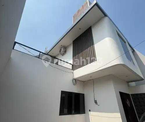 15 V Lk Dijual Rumah Bagus Uk 10X10 di Meruya 3 Lantai | Rumah123