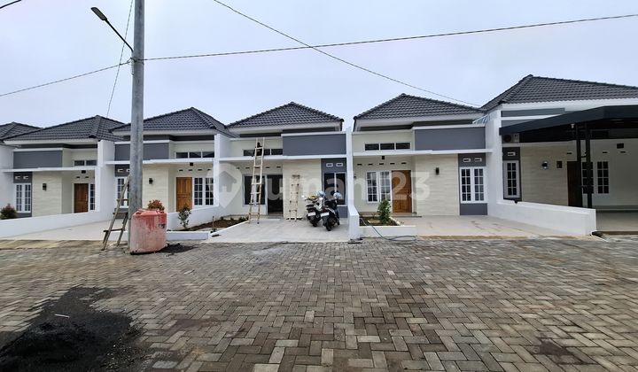 Perumahan 100 Meter ke Jl Raya Perintis Kemerdekaan Pudakpayung | Rumah123