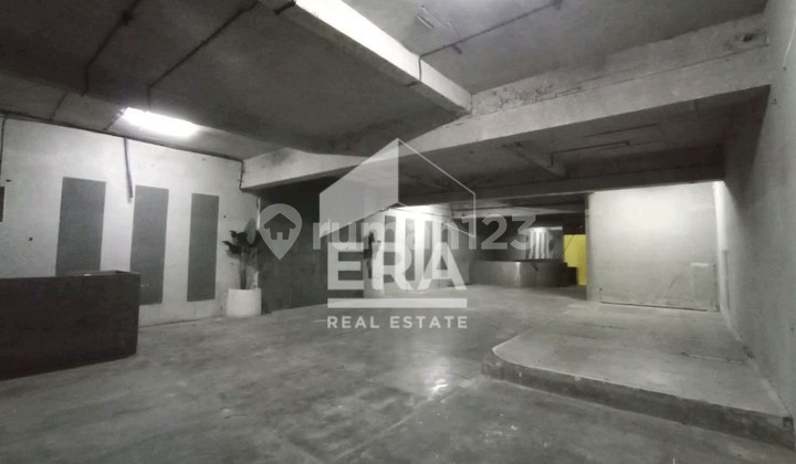 Ruang Usaha 1 Lantai Siap Pakai di Surya Sumantri | Rumah123