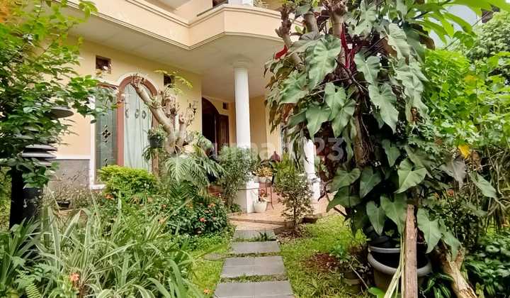 Rumah 2 Lantai Bagus Semi Furnished di Gandaria Utara, Kebayoran Baru ...