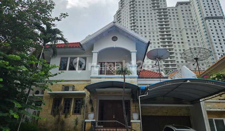 Sebrang PTC Rumah Villa Regensi Pakuwon Indah | Rumah123