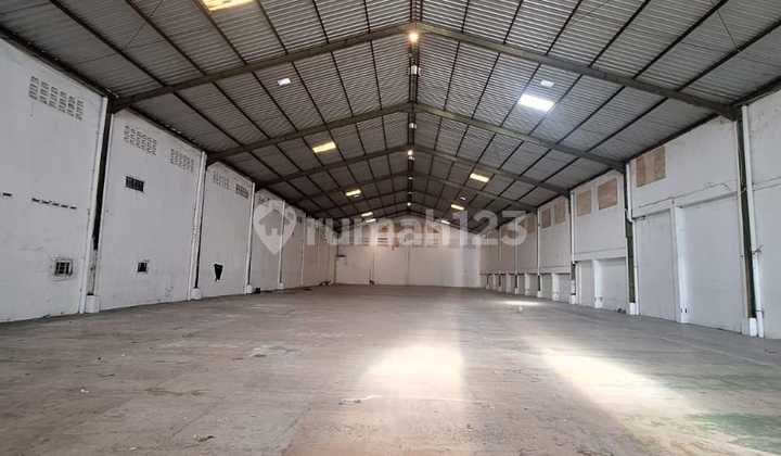 Gudang Tengah Kota Solo Baru bisa Diakses Truck Container, Truck ...