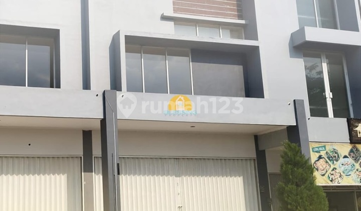 Ruko 2 Lantai Siap Pakai Area Parkir Luas Lokasi di BSB City | Rumah123