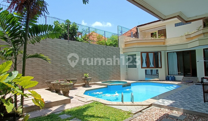 Rumah dengan Kolam Renang Disewa di Renon, Denpasar | Terbaru 2023
