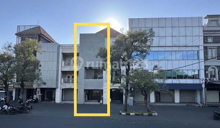 For Sale: 3-Story Shophouse Facing New Toll Road at Bukit Darmo Golf ...