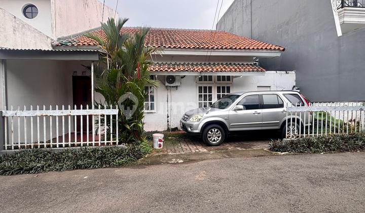 Rumah Lama di Dalam Komplek Kalibata, Akses Jalan 2 Mobil | Rumah123