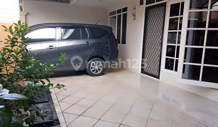 Rumah dengan Taman Dijual di Middle East Ring Road, Surabaya | Terbaru 2023