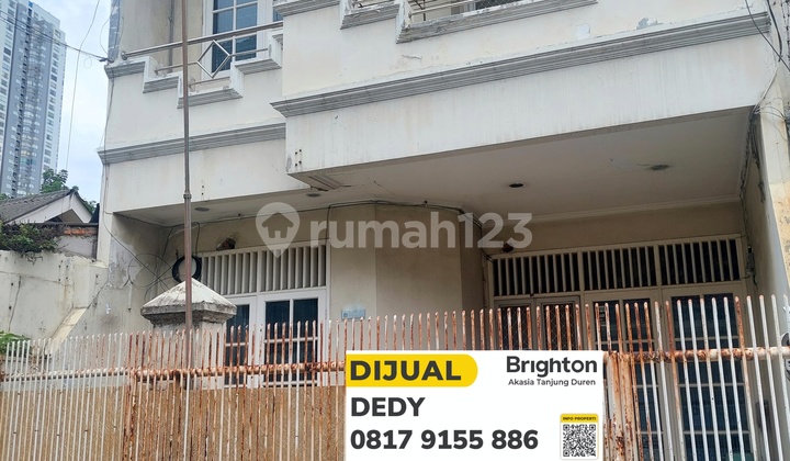 Rumah dengan Taman Dijual di Tomang, Jakarta Barat | Terbaru 2023