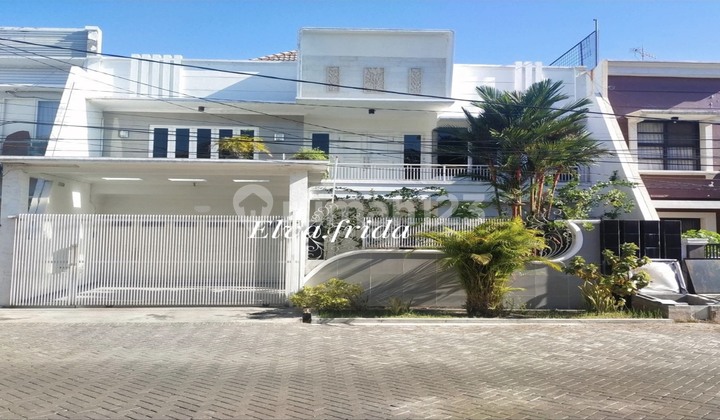 Rumah dengan Taman Dijual di Dharma Husada, Surabaya | Terbaru 2023