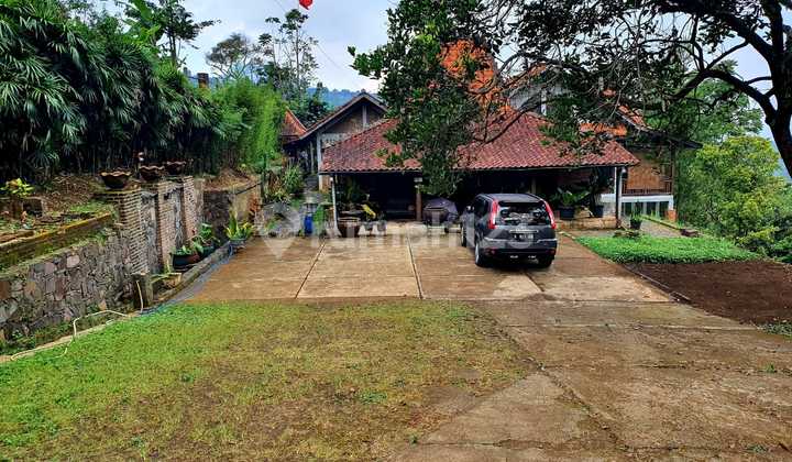 Rumah dengan Taman Dijual di Padasuka, Bandung | Terbaru 2023