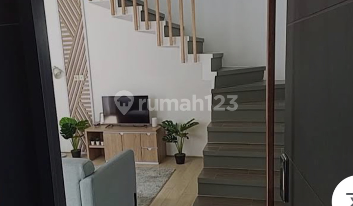 Rumah dengan Taman Disewa di Bambu Apus, Jakarta Timur | Terbaru 2025