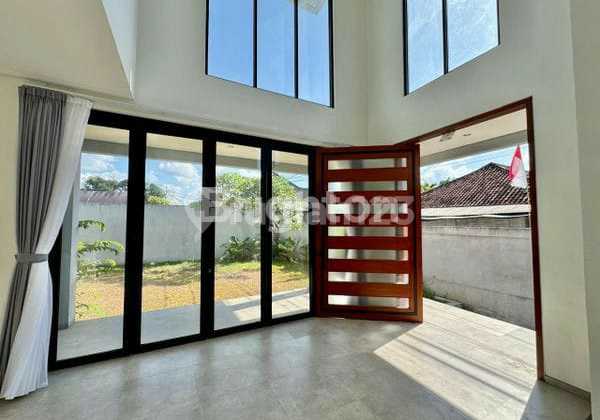 Rumah Semi Villa Taman Luas di Hang Tuah | Rumah123