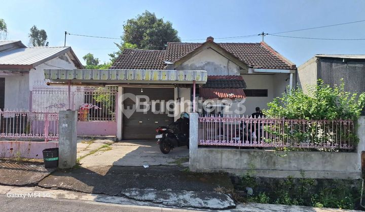 HITUNG TANAH SAJA, RUMAH LAMA DI MOJOSONGO - SURAKARTA | Rumah123