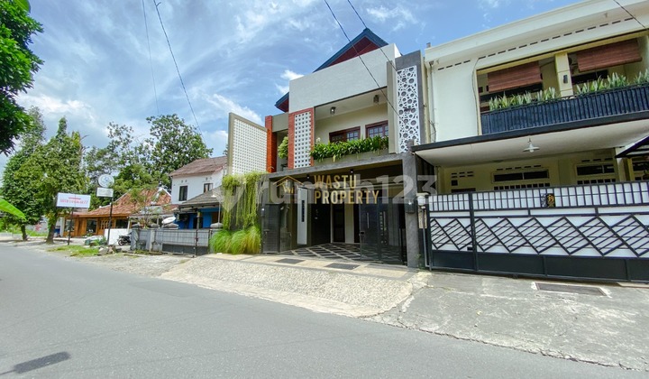 Jual Rumah 3 Lantai di Ngemplak, Sleman | Harga Terbaru