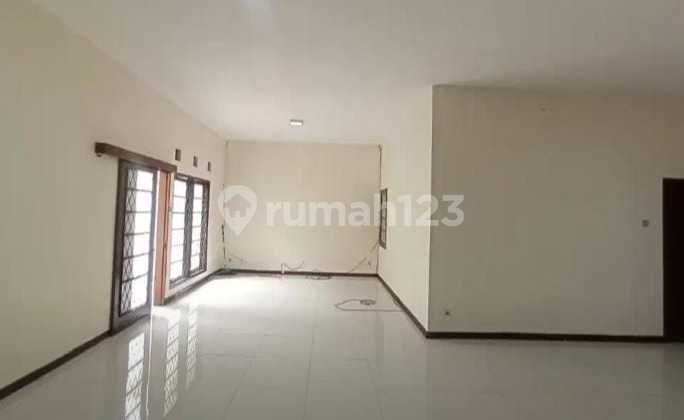 Rumah dengan Taman Disewa di Regol, Bandung | Terbaru 2023