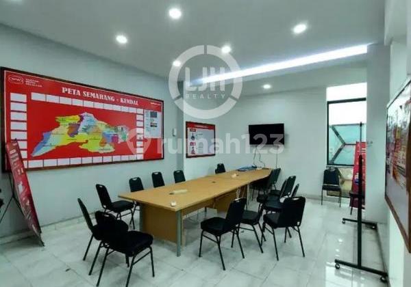 Nice Shop House at Peterongan Plaza | Rumah123