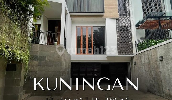 Luxurious Modern Tropical House di Kuningan, T 477 B 850 | Rumah123