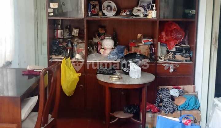 Dijual Rumah Tua di Sayap Pajajaran , Lokasi Strategis | Rumah123