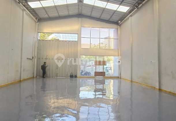 Disewakan Gudang Siap.pakai.rapi.ada.lift.barang.2.ton Tersedia.gudang ...