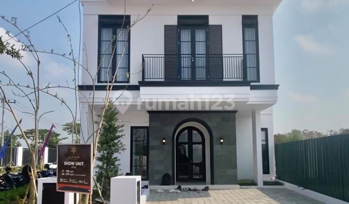 LA FLEUR by Dian Istana Surabaya French Design House dgn Attic Room ...