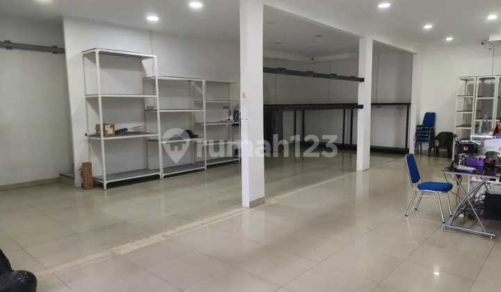 Disewakan Ruko Strategis - Jl. Gunung Batu, Bandung | Rumah123