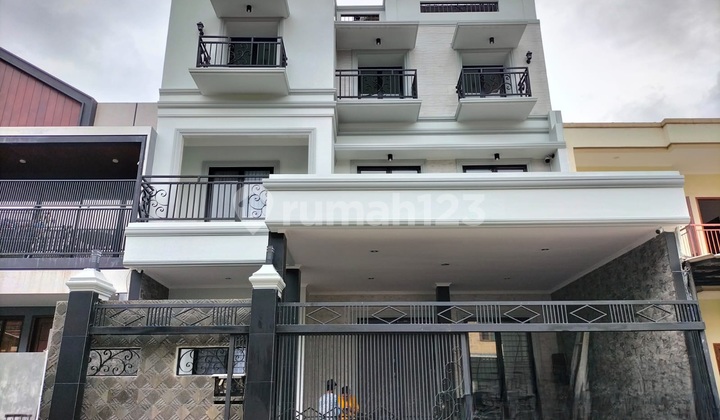 Rumah Puri Kencana 9X15 3,5 Lantai Semi Furnished | Rumah123