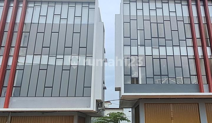 2 Ruko Hook dengan 3 Lantai di Trans Barelang | Rumah123