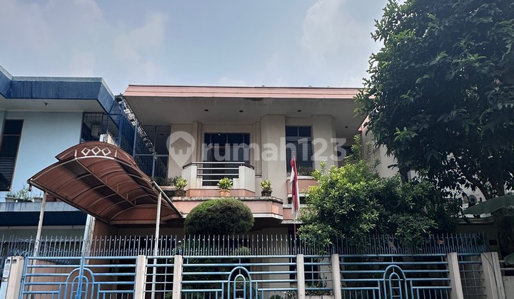 Rumah Dijual di Intercon, Jakarta Barat | Harga Terbaru 2023
