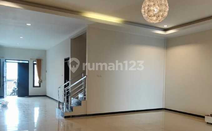 Sewa Rumah 2 Lantai di Bandung Selatan, Bandung | Harga Terbaru