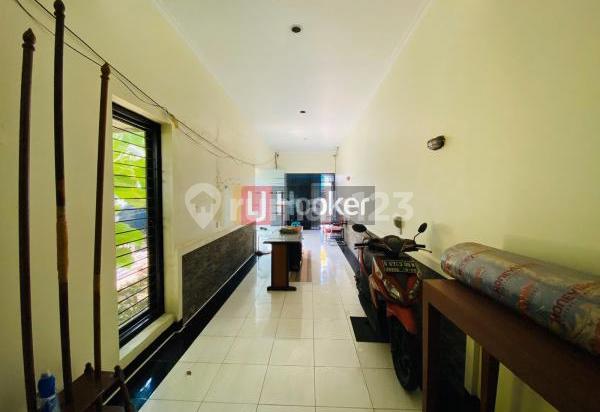 Bangunan Kantor Di Jalan Ganggeng Raya Area Tanjung Priok - oleh Nining Bintoro