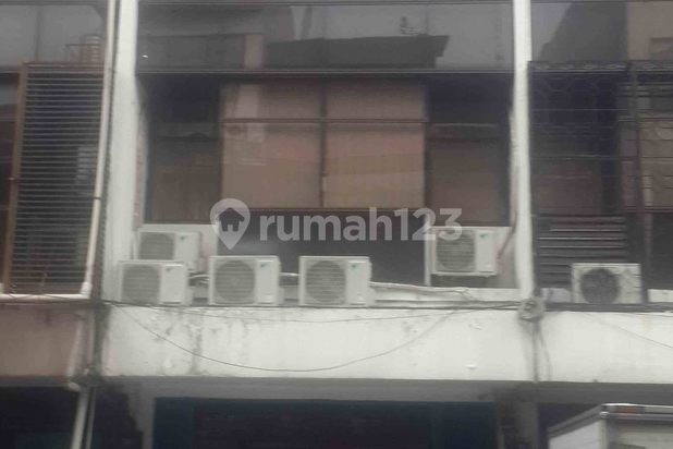 Ruko 3 lantai Roxy Mas, komplek pertokoan dan pusat bisnis, lokasi ...