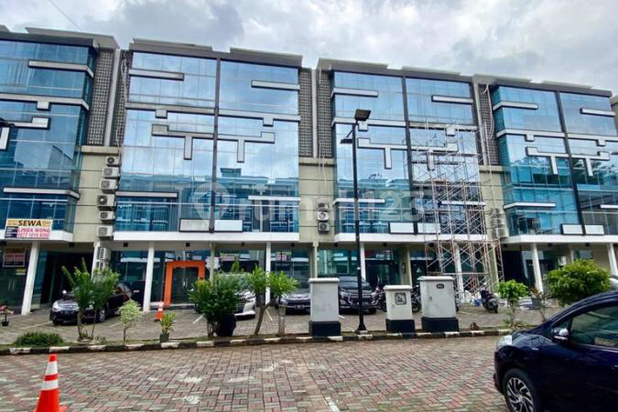 Ruko 4 Lantai Plus Lift Di Buncit Mampng Jakarta Selatan Furnish - oleh