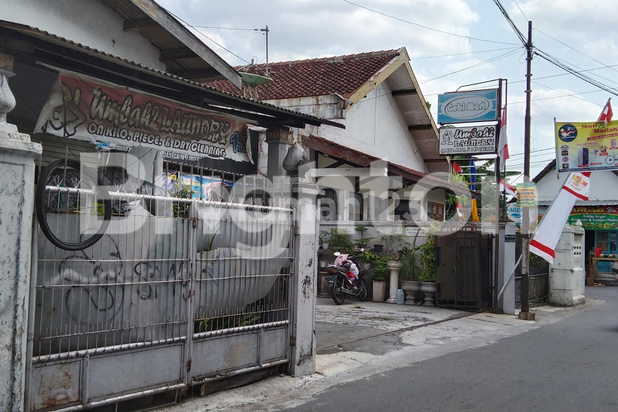 Minimarket + laundry, jalan Magelang, Borobudur Plaza, Tugu Jogja ...