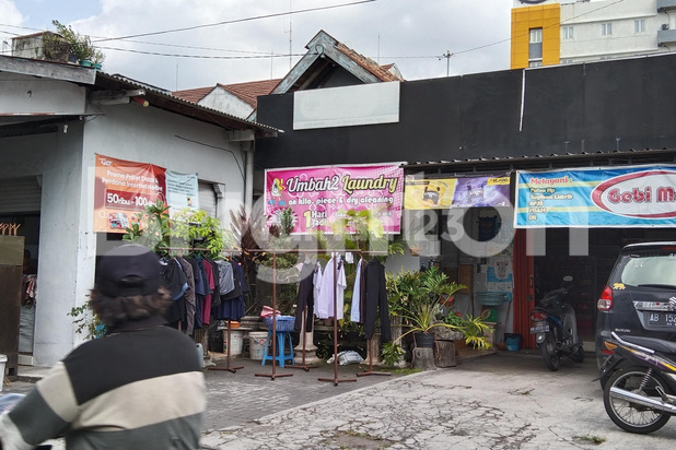 Minimarket + laundry, jalan Magelang, Borobudur Plaza, Tugu Jogja ...