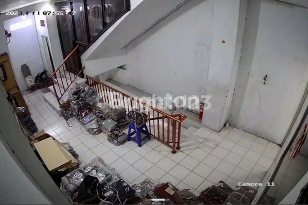 RUKO TINGKAT COCOK UNTUK SEGALA JENIS USAHA.LOKASI PREMIUM DEKAT PUSAT ...