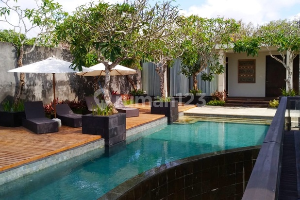 Spectaculer Luxury Cluster One Gate system Villa with beautiful Indian ...