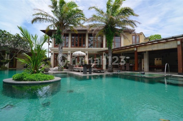 The Great Villa in Seminyak combines modern Luxury with Bali’s ...