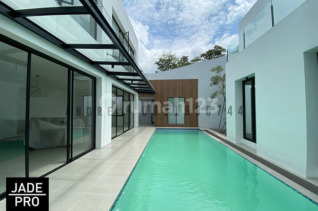 Rumah MODERN 3 lantai Nuansa Villa di BALI dengan Private Pool di BSD ...