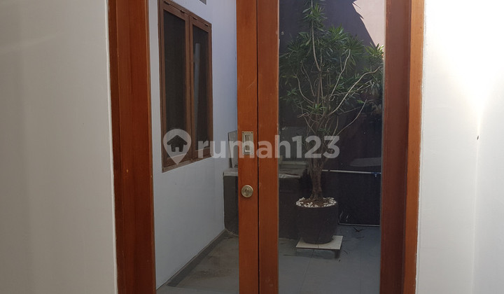 Sewa Rumah Bulanan di Setra Duta | Harga Terbaru