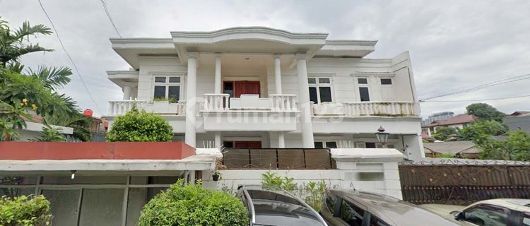 Rumah dengan Kolam Renang Dijual di Patal Senayan, Jakarta Selatan ...